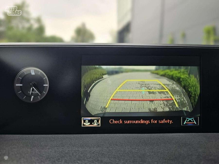 Black Lexus UX 250h 2022 in Vilnius, with an engine capacity of 2.00 L and mileage of 92 thousand km for 24200 €, photo 21 on AUTOMOTO.COM.LV