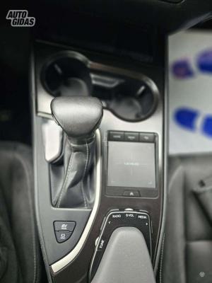 Black Lexus UX 250h 2022 in Vilnius, with an engine capacity of 2.00 L and mileage of 92 thousand km for 24200 €, photo 26 on AUTOMOTO.COM.LV