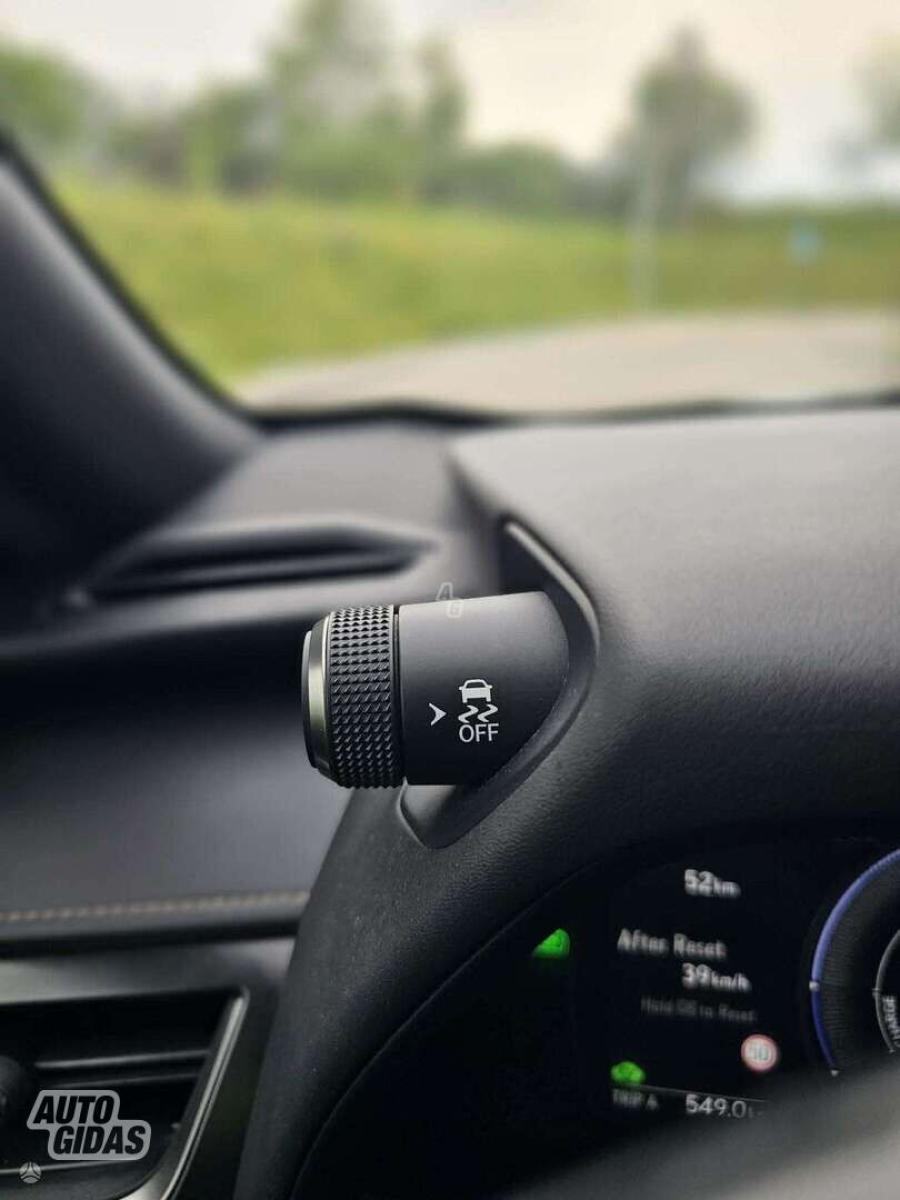 Black Lexus UX 250h 2022 in Vilnius, with an engine capacity of 2.00 L and mileage of 92 thousand km for 24200 €, photo 27 on AUTOMOTO.COM.LV