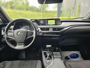 Black Lexus UX 250h 2022 in Vilnius, with an engine capacity of 2.00 L and mileage of 92 thousand km for 24200 €, photo 33 on AUTOMOTO.COM.LV