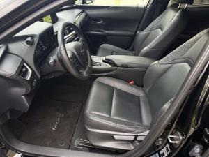 Melns Lexus UX 250h 2022 Viļņa, ar dzinēja tilpumu 1.99 L un nobraukumu 116 tūkst. km par 23999 €, foto 9 vietnē AUTOMOTO.COM.LV