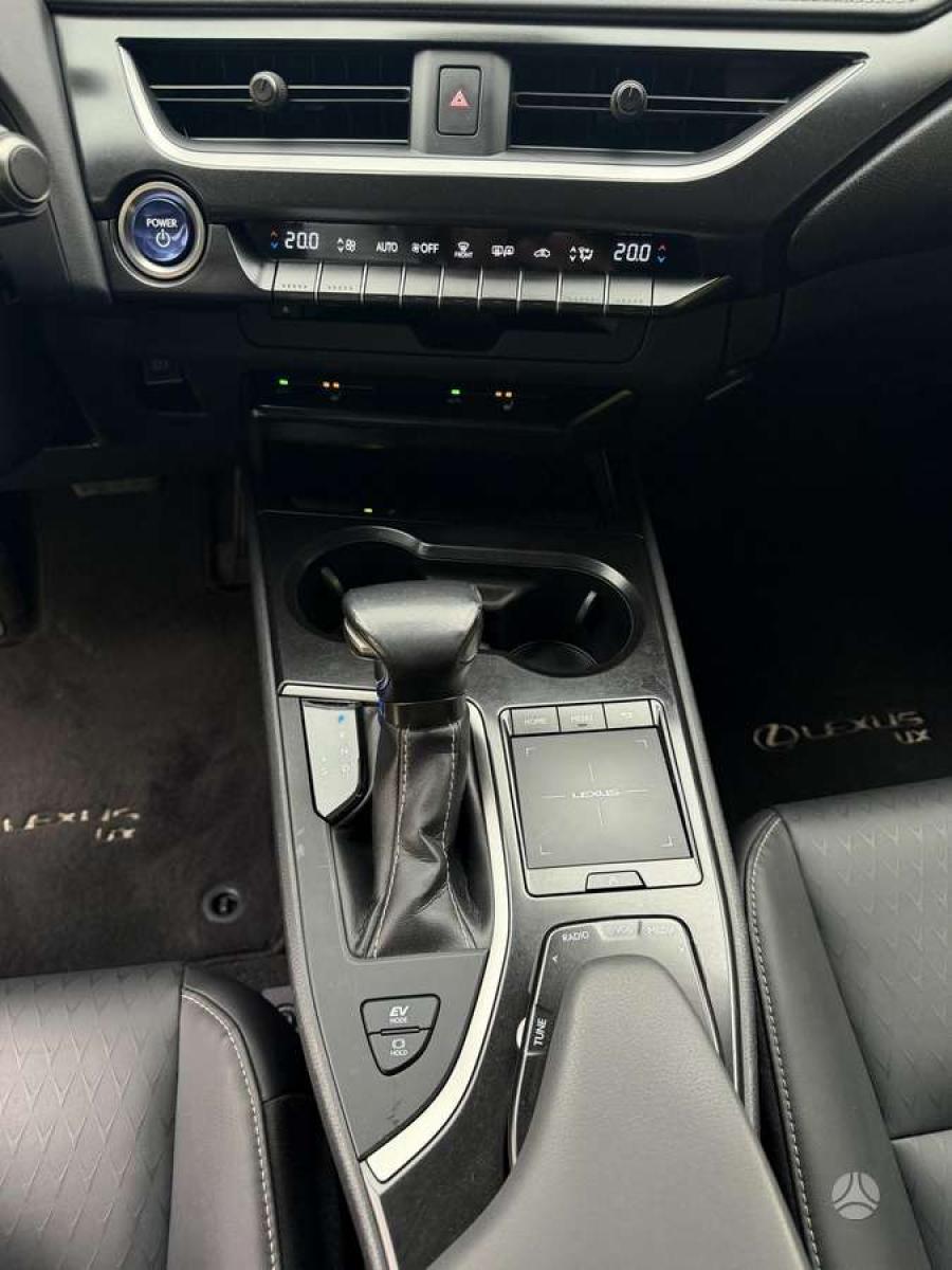 Melns Lexus UX 250h 2022 Viļņa, ar dzinēja tilpumu 1.99 L un nobraukumu 116 tūkst. km par 23999 €, foto 23 vietnē AUTOMOTO.COM.LV