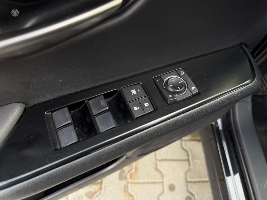Черный Лексус UX 250h 2022 в Вильнюс, объемом двигателя 1.99 л и пробегом 75 тыс. км за 24444 €, фото 15 на AUTOMOTO.COM.LV