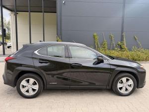 Melns Lexus UX 250h 2022 Viļņa, ar dzinēja tilpumu 1.99 L un nobraukumu 31 tūkst. km par 25350 €, foto 7 vietnē AUTOMOTO.COM.LV