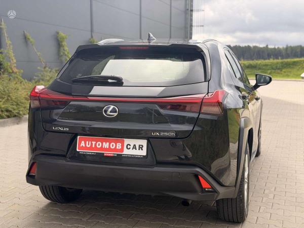 Melns Lexus UX 250h 2022 Viļņa, ar dzinēja tilpumu 1.99 L un nobraukumu 31 tūkst. km par 25350 €, foto 9 vietnē AUTOMOTO.COM.LV
