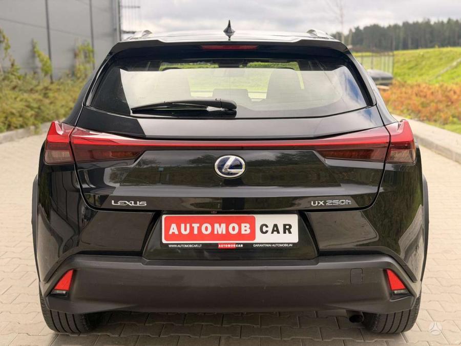 Melns Lexus UX 250h 2022 Viļņa, ar dzinēja tilpumu 1.99 L un nobraukumu 31 tūkst. km par 25350 €, foto 10 vietnē AUTOMOTO.COM.LV
