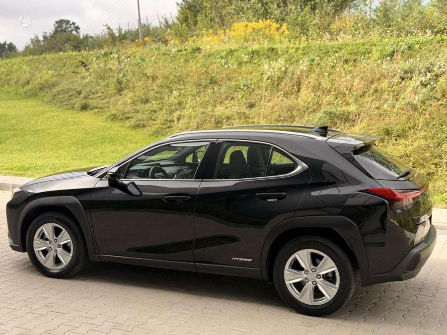 Melns Lexus UX 250h 2022 Viļņa, ar dzinēja tilpumu 1.99 L un nobraukumu 31 tūkst. km par 25350 €, foto 13 vietnē AUTOMOTO.COM.LV