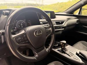 Melns Lexus UX 250h 2022 Viļņa, ar dzinēja tilpumu 1.99 L un nobraukumu 31 tūkst. km par 25350 €, foto 32 vietnē AUTOMOTO.COM.LV