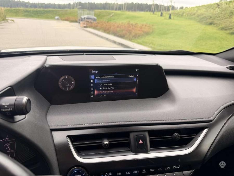 Melns Lexus UX 250h 2022 Viļņa, ar dzinēja tilpumu 1.99 L un nobraukumu 31 tūkst. km par 25350 €, foto 36 vietnē AUTOMOTO.COM.LV