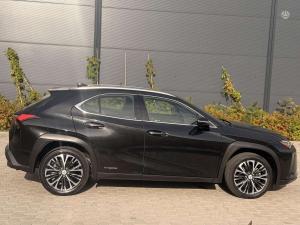 Melns Lexus UX 250h 2022 Viļņa, ar dzinēja tilpumu 1.99 L un nobraukumu 31 tūkst. km par 25950 €, foto 3 vietnē AUTOMOTO.COM.LV