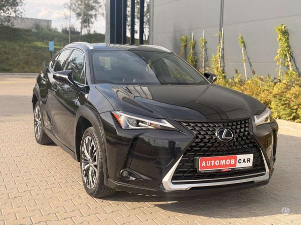 Black Lexus UX 250h 2022 in Vilnius, with an engine capacity of 1.99 L and mileage of 31 thousand km for 25950 €, photo 4 on AUTOMOTO.COM.LV