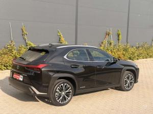 Melns Lexus UX 250h 2022 Viļņa, ar dzinēja tilpumu 1.99 L un nobraukumu 31 tūkst. km par 25950 €, foto 8 vietnē AUTOMOTO.COM.LV