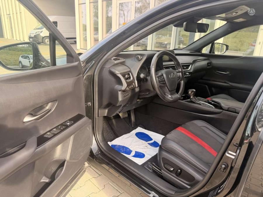 Melns Lexus UX 250h 2022 Viļņa, ar dzinēja tilpumu 1.99 L un nobraukumu 31 tūkst. km par 25950 €, foto 13 vietnē AUTOMOTO.COM.LV