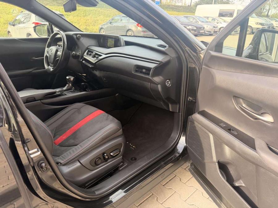Melns Lexus UX 250h 2022 Viļņa, ar dzinēja tilpumu 1.99 L un nobraukumu 31 tūkst. km par 25950 €, foto 20 vietnē AUTOMOTO.COM.LV