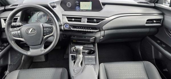 Лексус UX 250h 2022 в Вильнюс на AUTOMOTO.COM.LV Черный Лексус UX 250h 2022 в Вильнюс, объемом двигателя 1.99 л и пробегом 93 тыс. км за 26650 €, фото 8 на AUTOMOTO.COM.LV