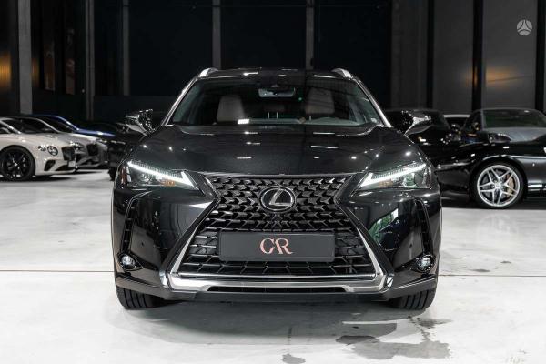 Melns Lexus UX 250h 2023 Rīga, ar dzinēja tilpumu 1.99 L un nobraukumu 35 tūkst. km par 34500 €, foto 2 vietnē AUTOMOTO.COM.LV