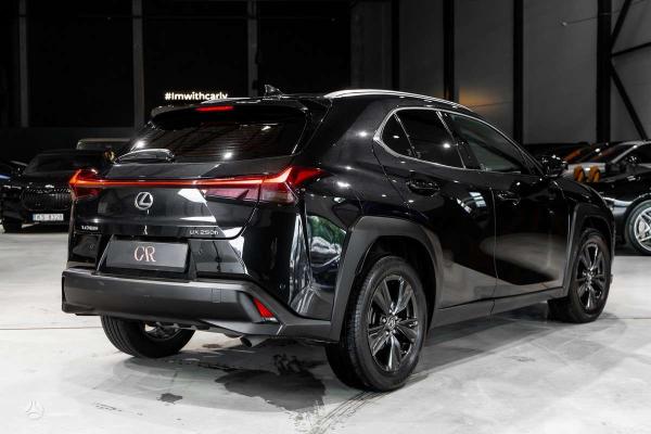 Melns Lexus UX 250h 2023 Rīga, ar dzinēja tilpumu 1.99 L un nobraukumu 35 tūkst. km par 34500 €, foto 4 vietnē AUTOMOTO.COM.LV