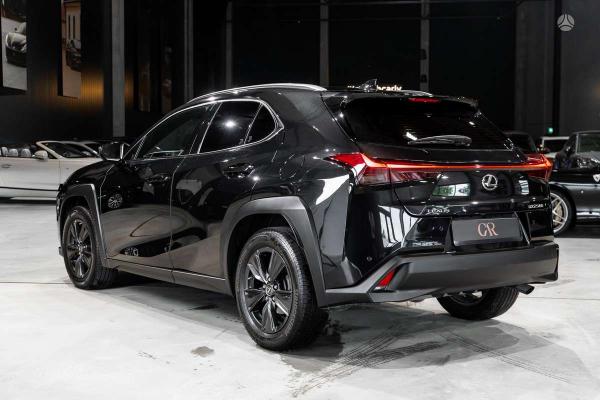 Melns Lexus UX 250h 2023 Rīga, ar dzinēja tilpumu 1.99 L un nobraukumu 35 tūkst. km par 34500 €, foto 6 vietnē AUTOMOTO.COM.LV