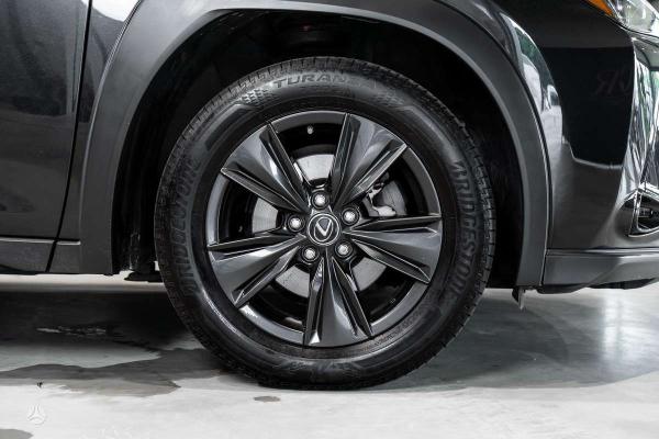 Melns Lexus UX 250h 2023 Rīga, ar dzinēja tilpumu 1.99 L un nobraukumu 35 tūkst. km par 34500 €, foto 7 vietnē AUTOMOTO.COM.LV
