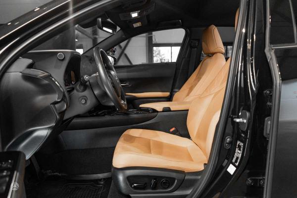 Melns Lexus UX 250h 2023 Rīga, ar dzinēja tilpumu 1.99 L un nobraukumu 35 tūkst. km par 34500 €, foto 8 vietnē AUTOMOTO.COM.LV