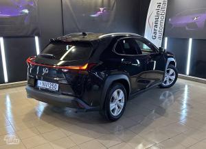 Black Lexus UX 250h 2023 in Avizieniai, with an engine capacity of 2.00 L and mileage of 101 thousand km for 24950 €, photo 3 on AUTOMOTO.COM.LV