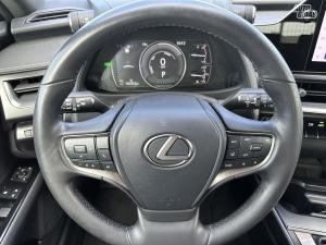 Black Lexus UX 250h 2023 in Avizieniai, with an engine capacity of 2.00 L and mileage of 101 thousand km for 24950 €, photo 7 on AUTOMOTO.COM.LV
