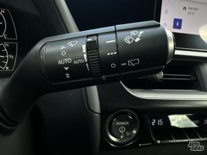 Black Lexus UX 250h 2023 in Avizieniai, with an engine capacity of 2.00 L and mileage of 101 thousand km for 24950 €, photo 14 on AUTOMOTO.COM.LV