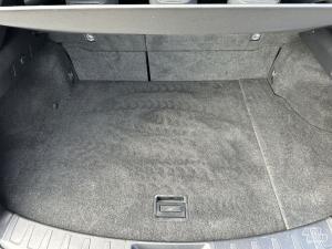 Black Lexus UX 250h 2023 in Avizieniai, with an engine capacity of 2.00 L and mileage of 101 thousand km for 24950 €, photo 23 on AUTOMOTO.COM.LV