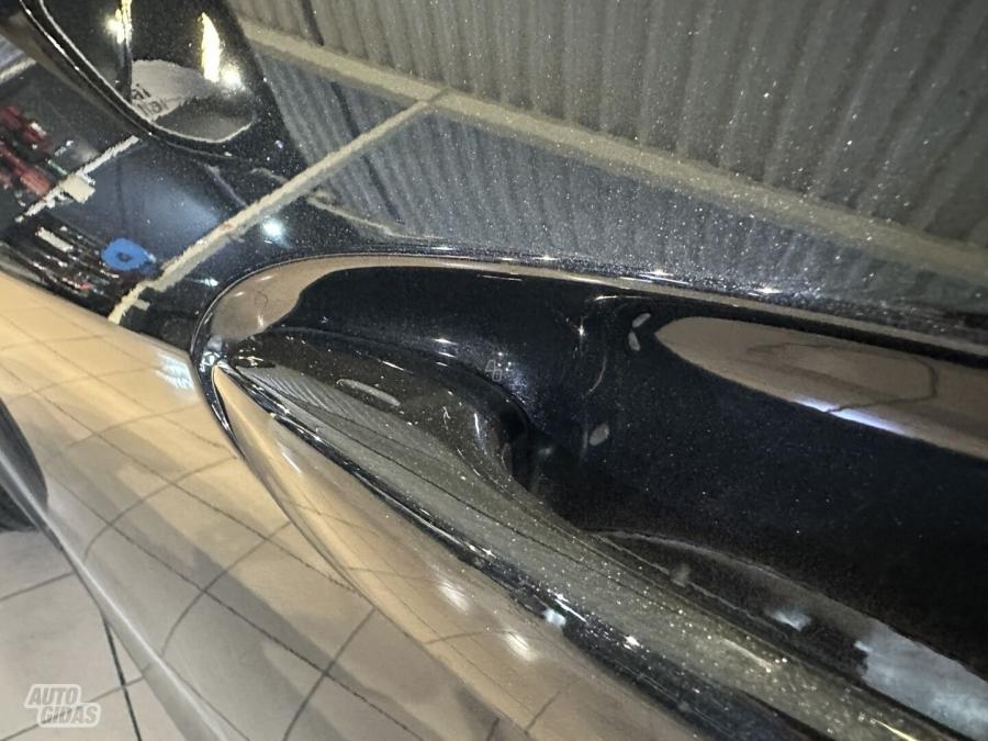 Black Lexus UX 250h 2023 in Avizieniai, with an engine capacity of 2.00 L and mileage of 101 thousand km for 24950 €, photo 24 on AUTOMOTO.COM.LV