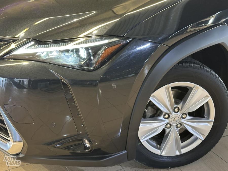 Black Lexus UX 250h 2023 in Avizieniai, with an engine capacity of 2.00 L and mileage of 101 thousand km for 24950 €, photo 26 on AUTOMOTO.COM.LV