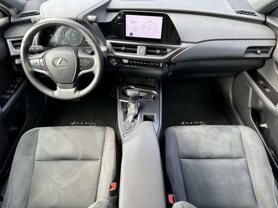 Melns Lexus UX 250h 2023 Viļņa, ar dzinēja tilpumu 2.00 L un nobraukumu 101 tūkst. km par 24950 €, foto 4 vietnē AUTOMOTO.COM.LV
