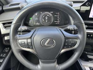 Melns Lexus UX 250h 2023 Viļņa, ar dzinēja tilpumu 2.00 L un nobraukumu 101 tūkst. km par 24950 €, foto 7 vietnē AUTOMOTO.COM.LV