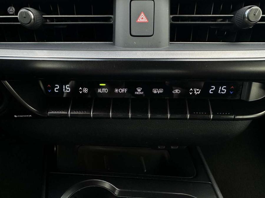 Melns Lexus UX 250h 2023 Viļņa, ar dzinēja tilpumu 2.00 L un nobraukumu 101 tūkst. km par 24950 €, foto 20 vietnē AUTOMOTO.COM.LV