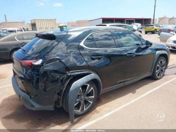 Лексус UX 250h 2023 в Клайпеда на AUTOMOTO.COM.LV Черный Лексус UX 250h 2023 в Клайпеда, объемом двигателя 2.00 л и пробегом 47 тыс. км за 11500 €, фото 9 на AUTOMOTO.COM.LV
