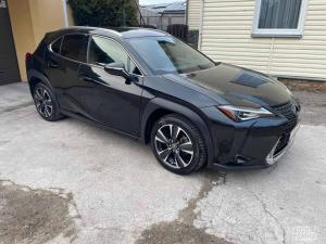 Black Lexus UX 250h 2019 in Siauliai, with an engine capacity of 2.00 L and mileage of 118 thousand km for 19350 €, photo 2 on AUTOMOTO.COM.LV