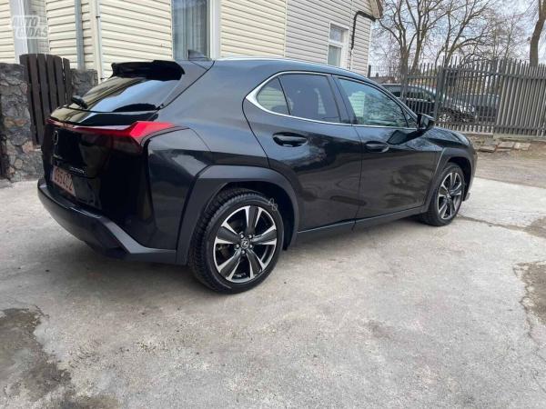 Melns Lexus UX 250h 2019 Šauļi, ar dzinēja tilpumu 2.00 L un nobraukumu 118 tūkst. km par 19350 €, foto 4 vietnē AUTOMOTO.COM.LV