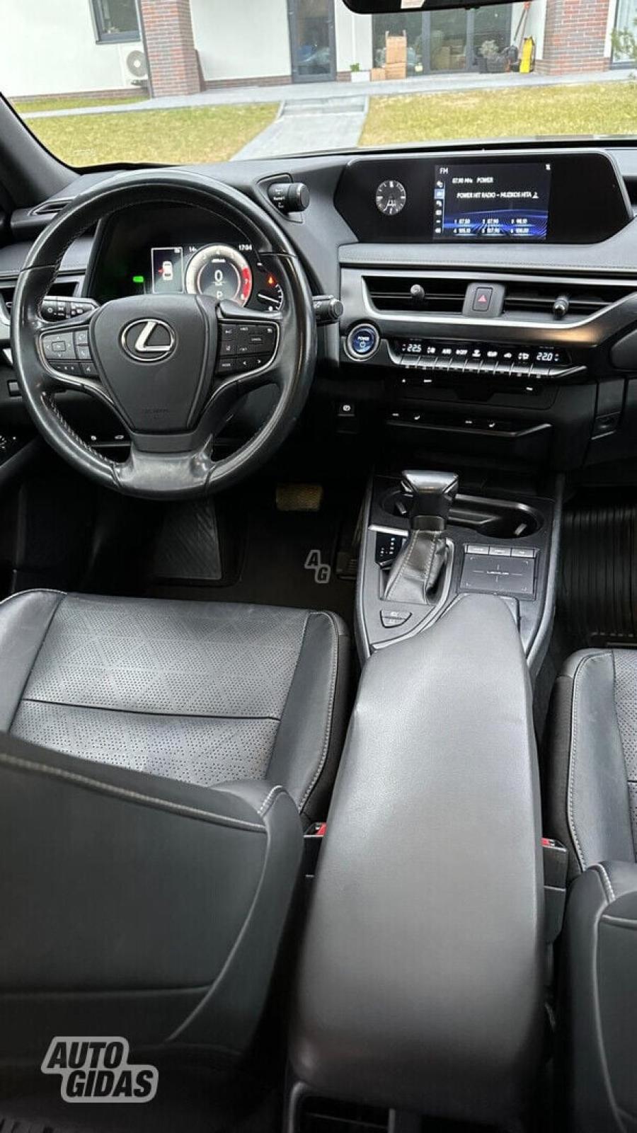 Black Lexus UX 250h 2019 in Siauliai, with an engine capacity of 2.00 L and mileage of 118 thousand km for 19350 €, photo 10 on AUTOMOTO.COM.LV