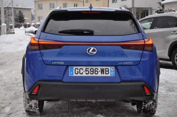 Zils Lexus UX 250h 2021 Viļņa, ar dzinēja tilpumu 2.50 L un nobraukumu 151 tūkst. km par 18800 €, foto 7 vietnē AUTOMOTO.COM.LV