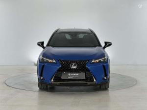 Blue Lexus UX 250h 2021 in Vilnius, with an engine capacity of 1.99 L and mileage of 124 thousand km for 24900 €, photo 6 on AUTOMOTO.COM.LV