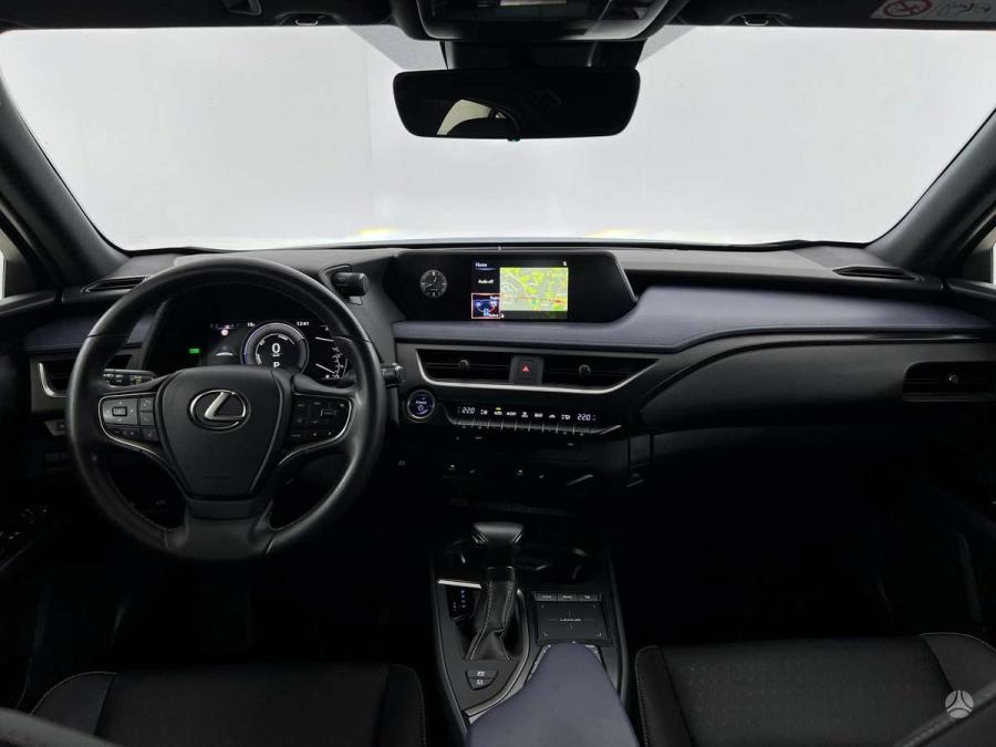 Blue Lexus UX 250h 2021 in Vilnius, with an engine capacity of 1.99 L and mileage of 124 thousand km for 24900 €, photo 9 on AUTOMOTO.COM.LV