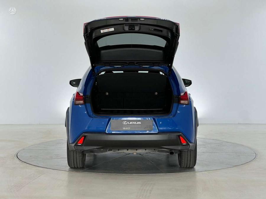 Blue Lexus UX 250h 2021 in Vilnius, with an engine capacity of 1.99 L and mileage of 124 thousand km for 24900 €, photo 11 on AUTOMOTO.COM.LV