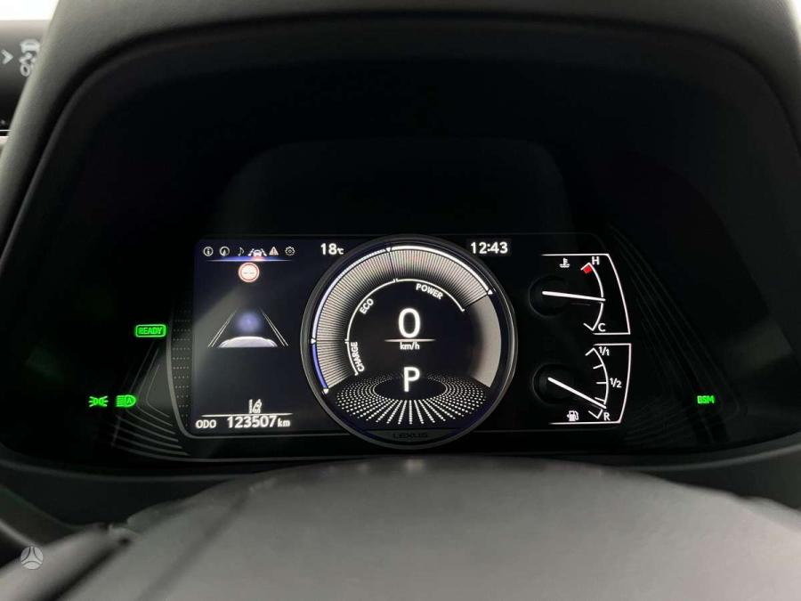 Blue Lexus UX 250h 2021 in Vilnius, with an engine capacity of 1.99 L and mileage of 124 thousand km for 24900 €, photo 14 on AUTOMOTO.COM.LV