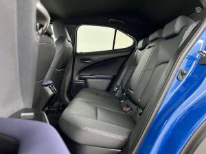Blue Lexus UX 250h 2021 in Vilnius, with an engine capacity of 1.99 L and mileage of 124 thousand km for 24900 €, photo 20 on AUTOMOTO.COM.LV