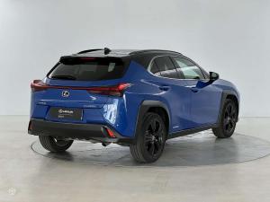 Blue Lexus UX 250h 2021 in Vilnius, with an engine capacity of 1.99 L and mileage of 124 thousand km for 24900 €, photo 21 on AUTOMOTO.COM.LV