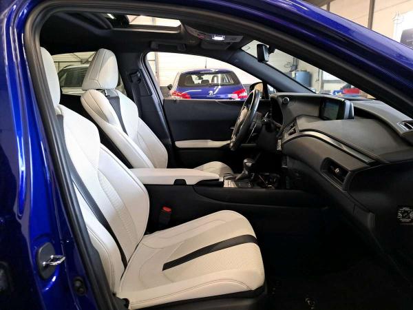 Zils Lexus UX 250h 2022 Viļņa, ar dzinēja tilpumu 1.99 L un nobraukumu 23 tūkst. km par 29999 €, foto 1 vietnē AUTOMOTO.COM.LV