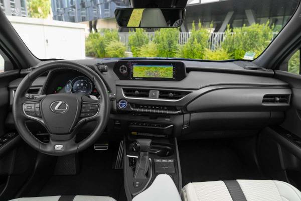 Zils Lexus UX 250h 2022 Viļņa, ar dzinēja tilpumu 1.99 L un nobraukumu 23 tūkst. km par 30999 €, foto 4 vietnē AUTOMOTO.COM.LV