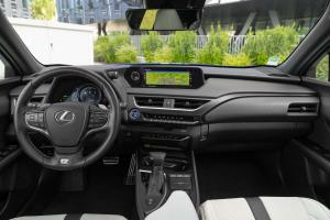 Zils Lexus UX 250h 2022 Viļņa, ar dzinēja tilpumu 1.99 L un nobraukumu 23 tūkst. km par 30999 €, foto 5 vietnē AUTOMOTO.COM.LV