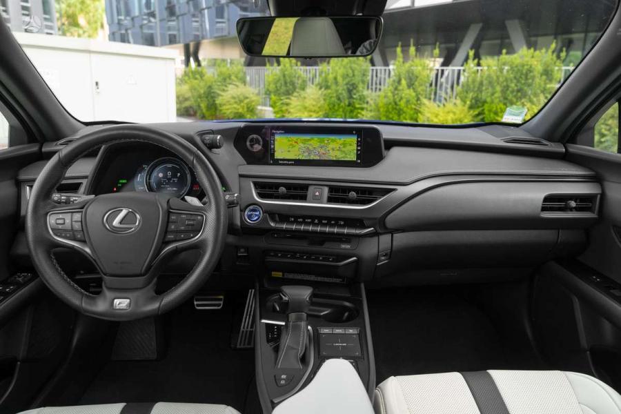 Zils Lexus UX 250h 2022 Viļņa, ar dzinēja tilpumu 1.99 L un nobraukumu 23 tūkst. km par 30999 €, foto 5 vietnē AUTOMOTO.COM.LV