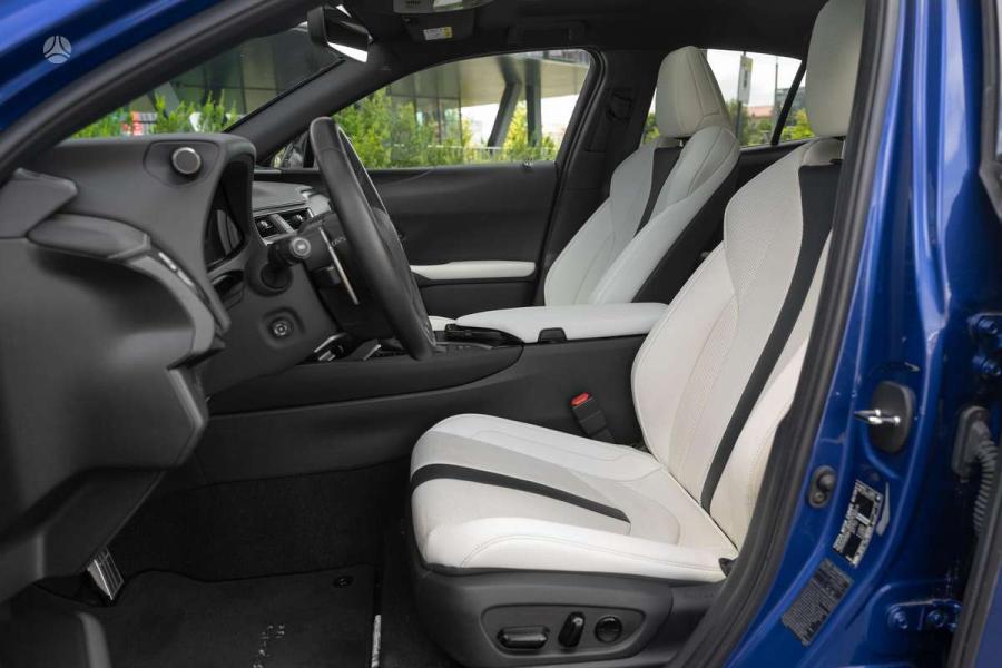 Zils Lexus UX 250h 2022 Viļņa, ar dzinēja tilpumu 1.99 L un nobraukumu 23 tūkst. km par 30999 €, foto 11 vietnē AUTOMOTO.COM.LV