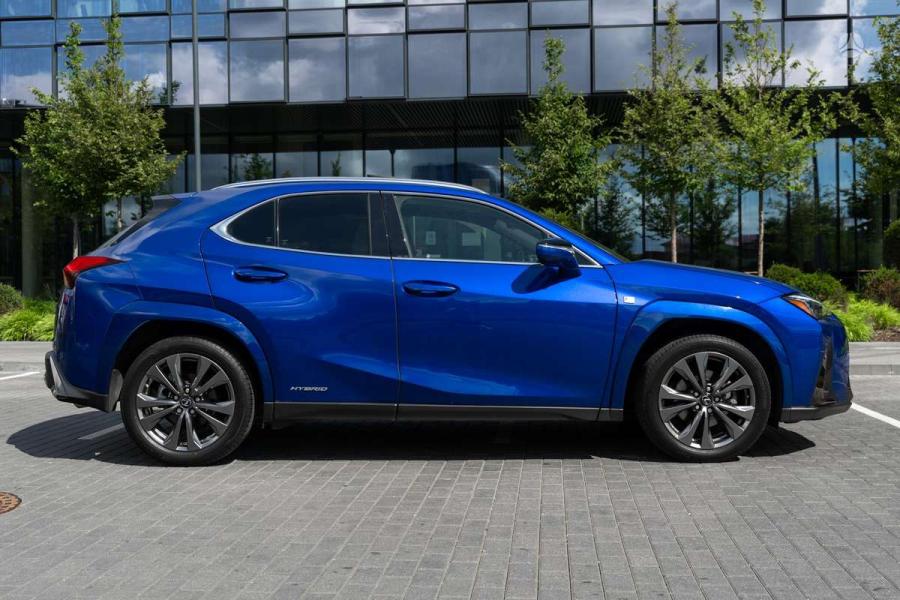 Zils Lexus UX 250h 2022 Viļņa, ar dzinēja tilpumu 1.99 L un nobraukumu 23 tūkst. km par 30999 €, foto 20 vietnē AUTOMOTO.COM.LV